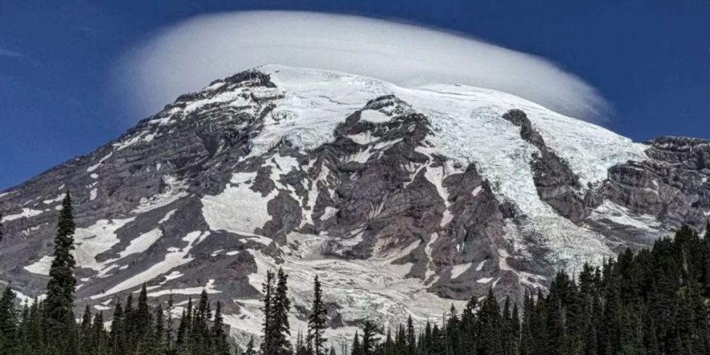 Mount Rainier Rocked by Largest Earthquake Swarm Since 2009 in ...