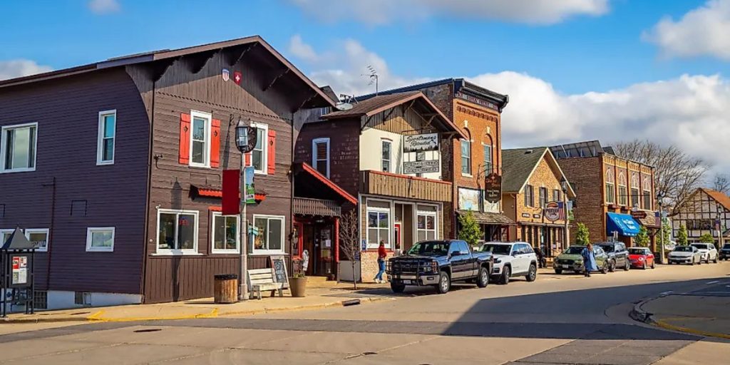 Small Towns in Wisconsin : 7 Places for A Crowd-Free Summer - The Sagonline