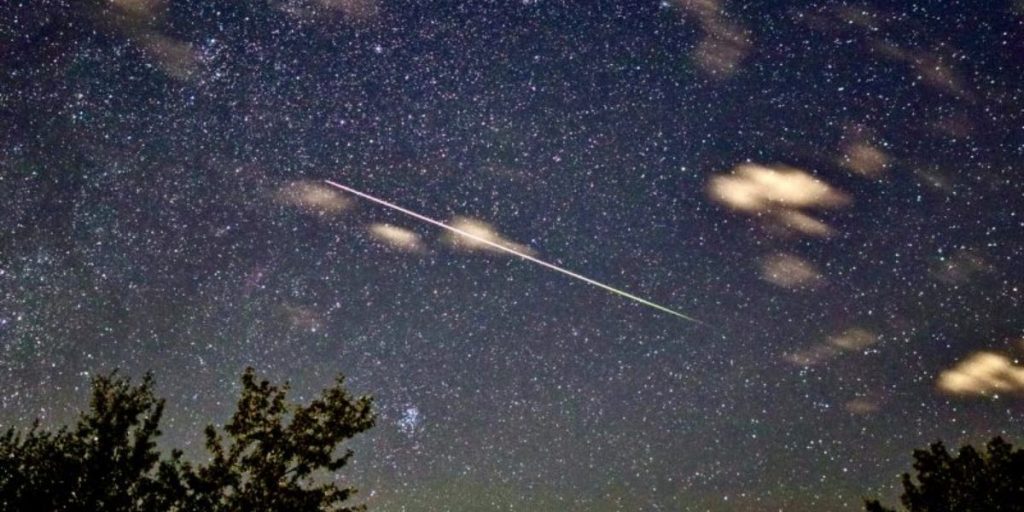 Meteor Shower Schedule for Arizona in August 2025: Best Viewing Dates ...