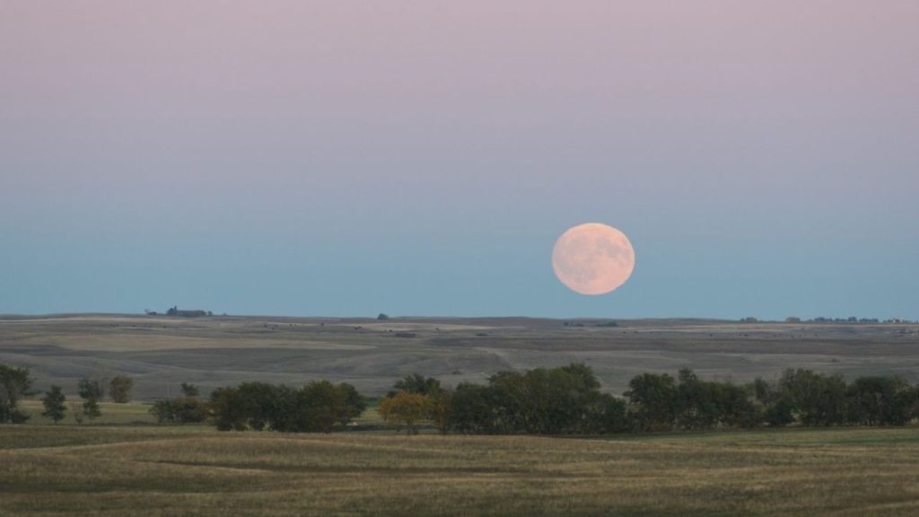 Corn Moon 2025: How and When to See September’s Full Moon - The Sagonline
