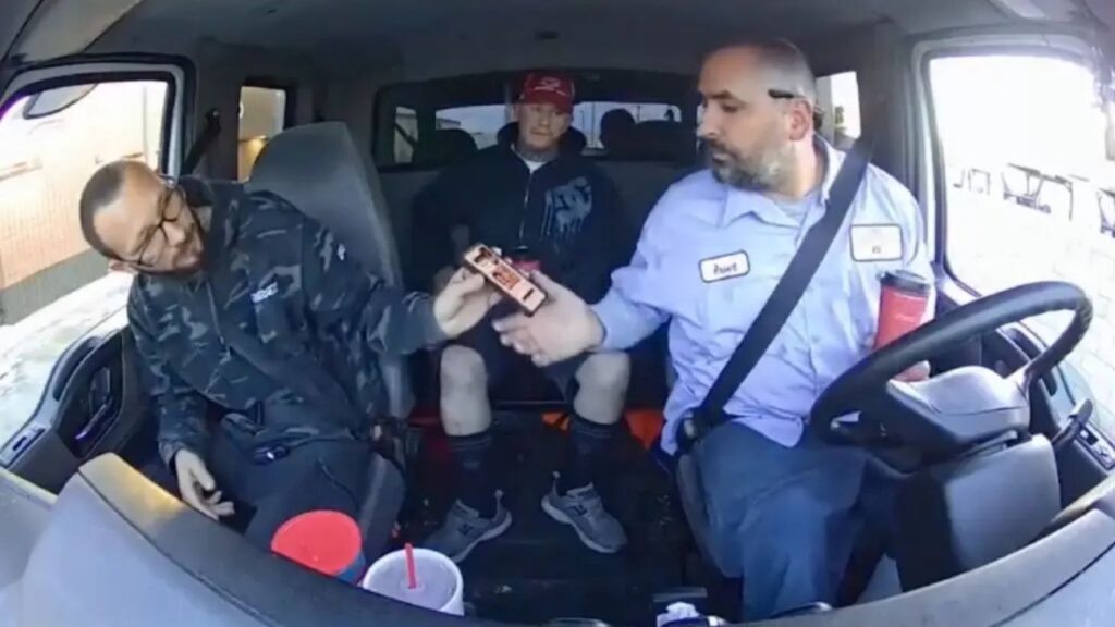 Security Guard, Moving Crew Help Rescue Missing 2-Year-Old in Arizona ...