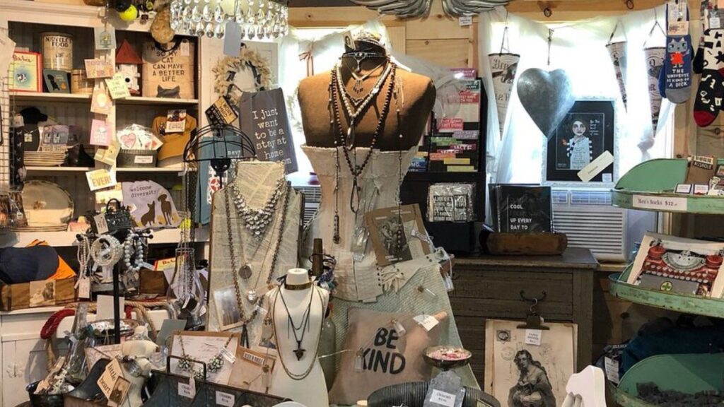 Shady Hollow 1st Weekend Flea Market 2026 in Detroit Lakes, MN: Dates ...